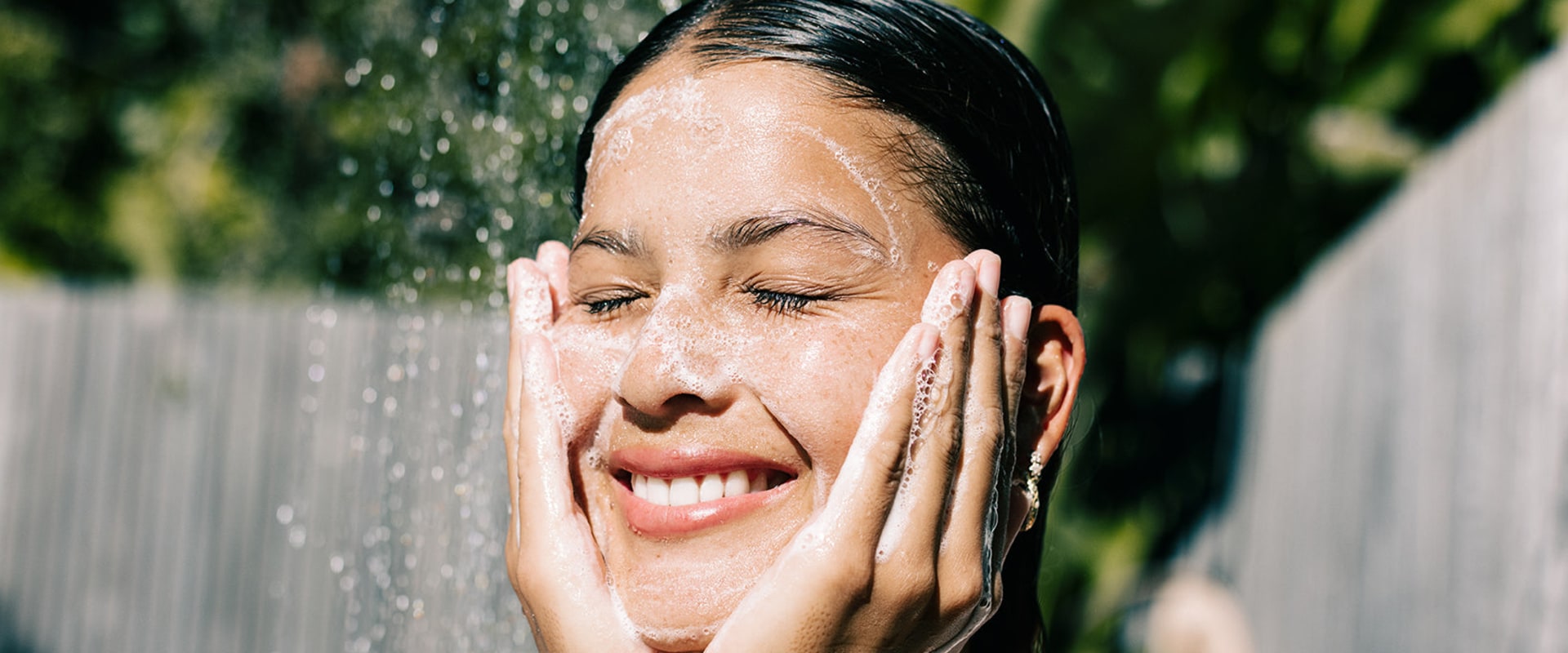 The Expert's Guide to Removing Water Resistant SPF from Your Skin